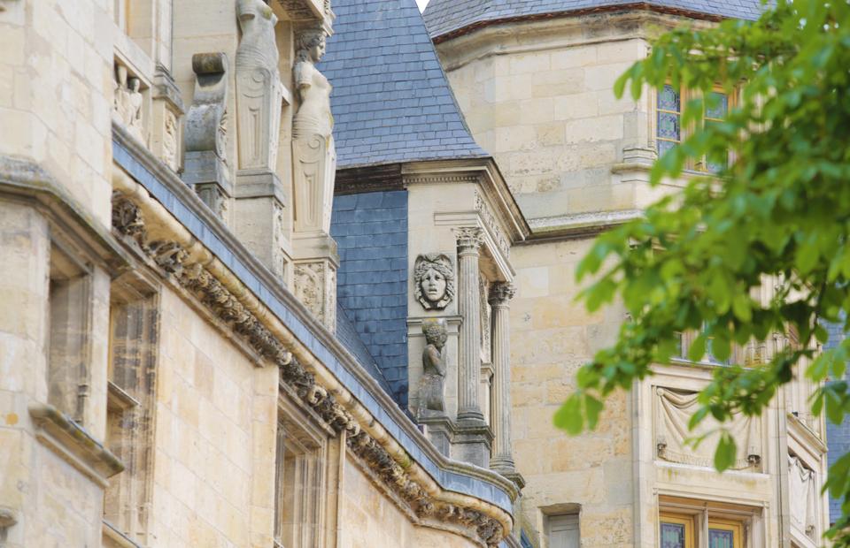 Le Palais ducal | nevers.fr